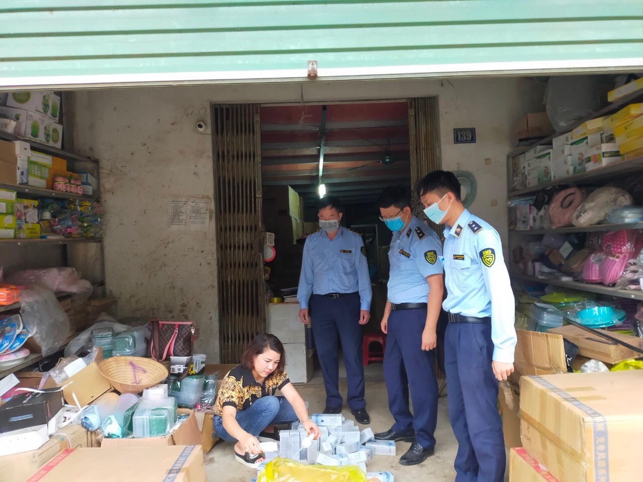 Văn Lãng: Kiểm tra, xử lý hộ kinh doanh sử dụng mạng xã hội bán mỹ phẩm ...